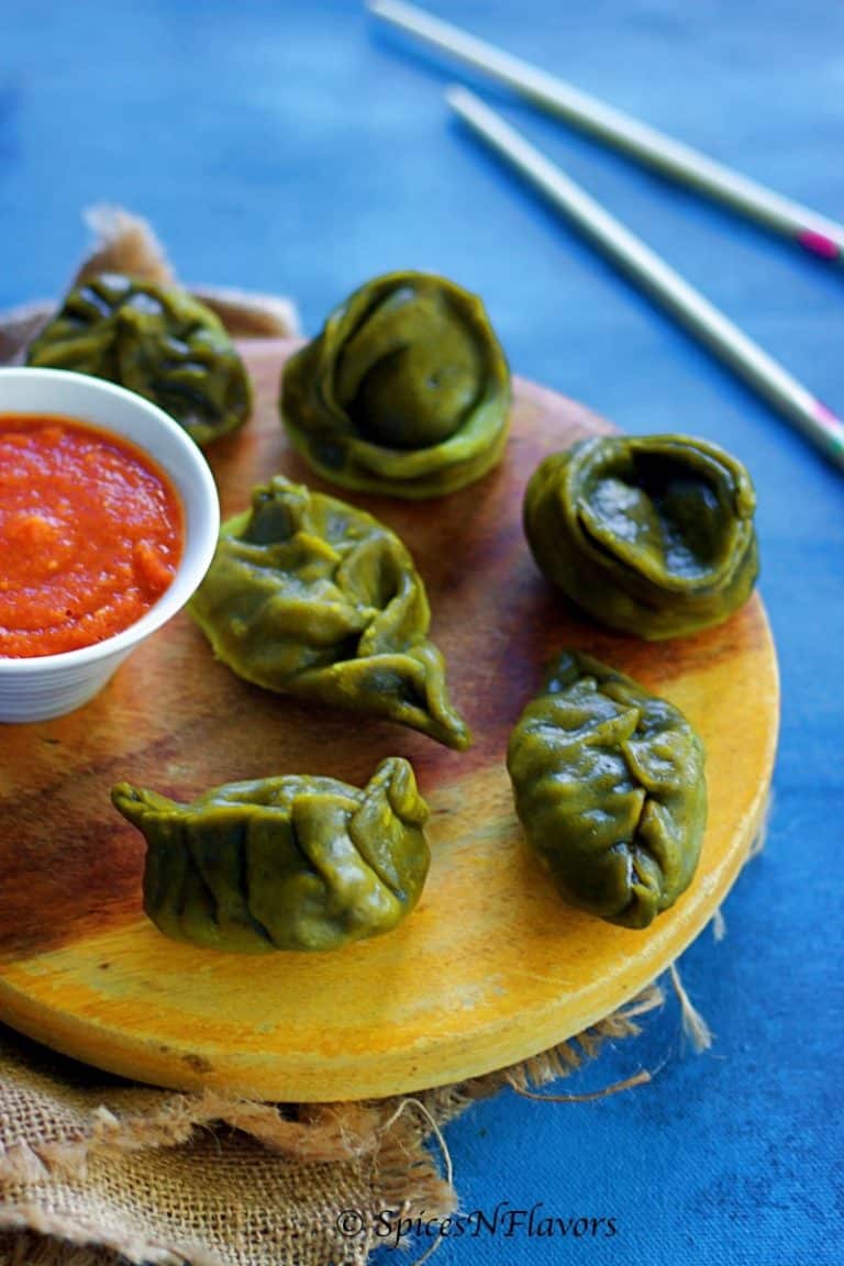 Palak Paneer Momos | Green Momos | Healthy Momos - Spices N Flavors