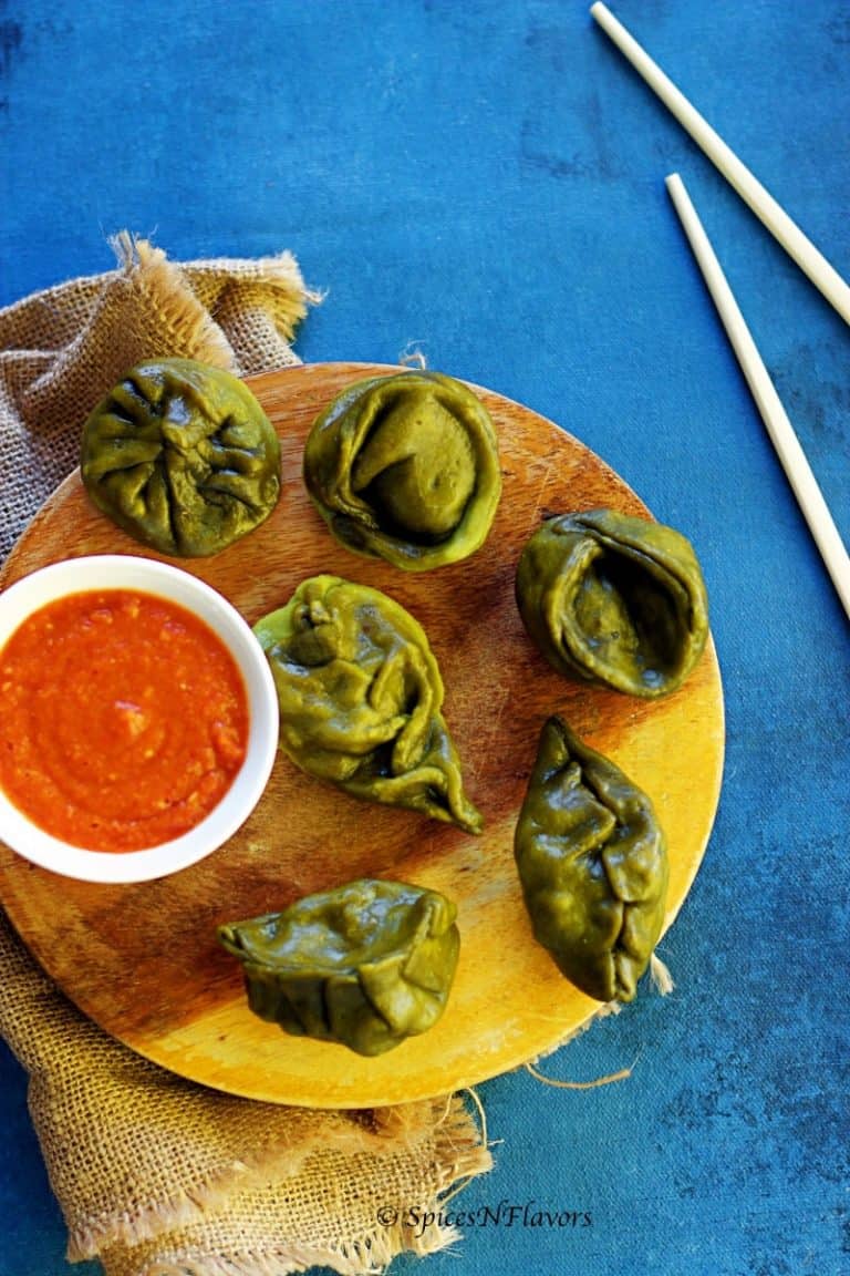 Palak Paneer Momos | Green Momos | Healthy Momos - Spices N Flavors