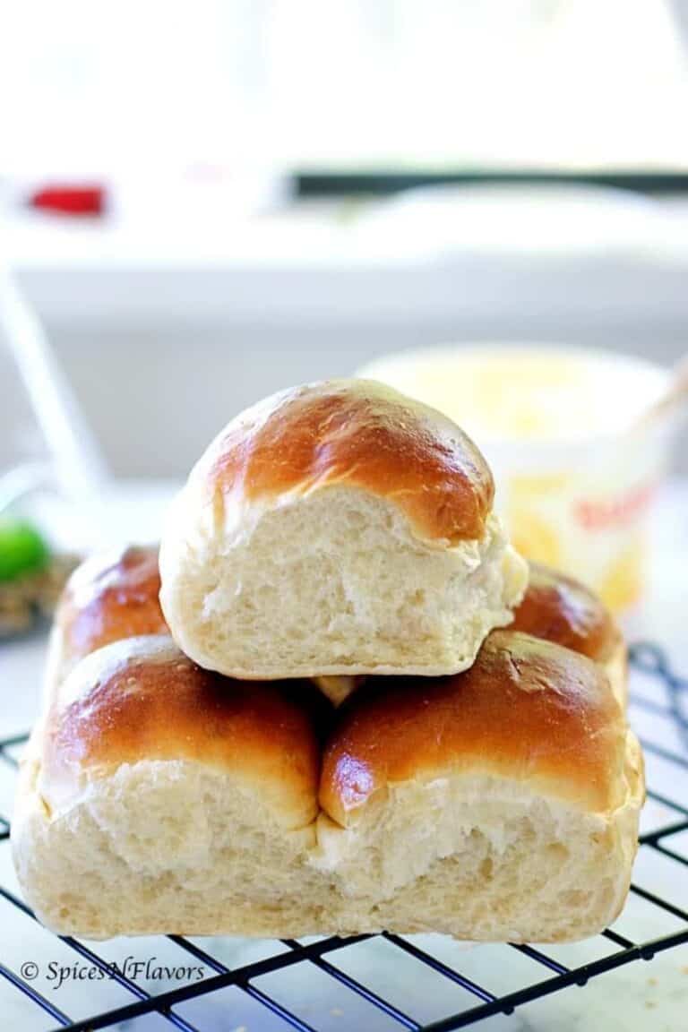 Ladi Pav Recipe (Eggless Dinner Rolls) - Spices N Flavors