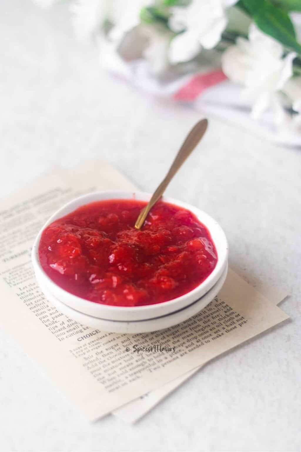 How to make Strawberry Filling for cakes - Spices N Flavors