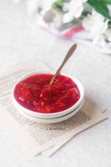 How to make Strawberry Filling for cakes - Spices N Flavors