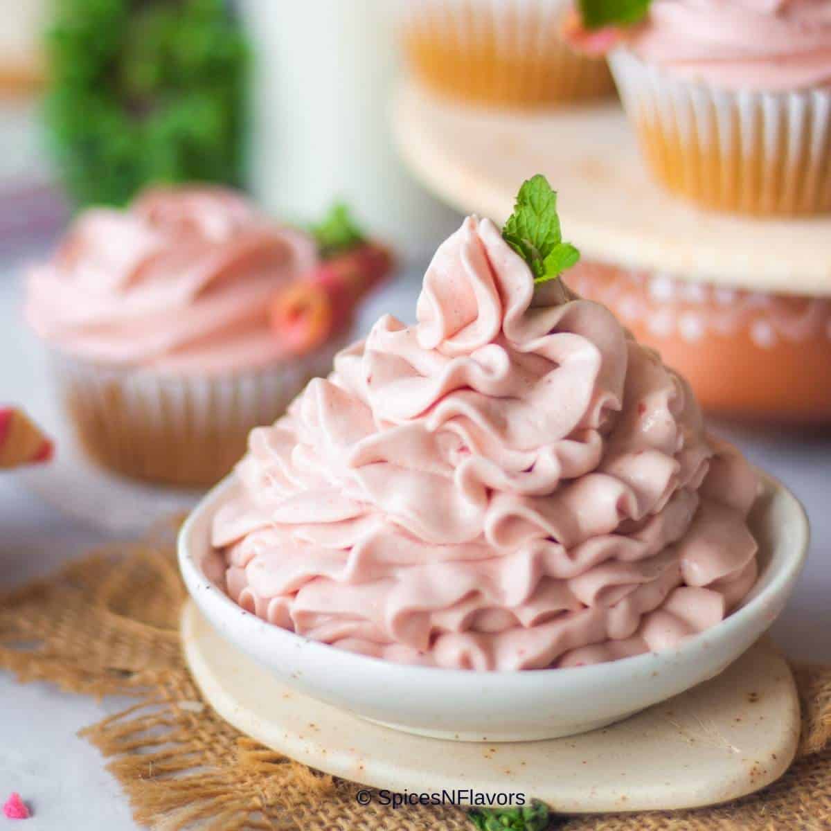 How to make Strawberry Cream Cheese Filling for cake - Spices N Flavors