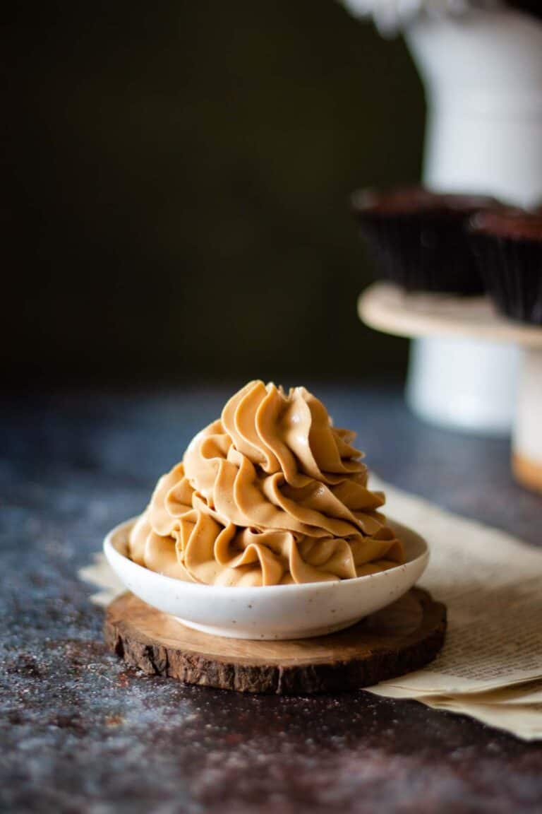Easy Coffee Frosting Recipe without Icing Sugar - Spices N Flavors