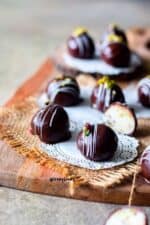 Easy 5 ingredient No Bake Cheesecake Truffles recipe - Spices N Flavors