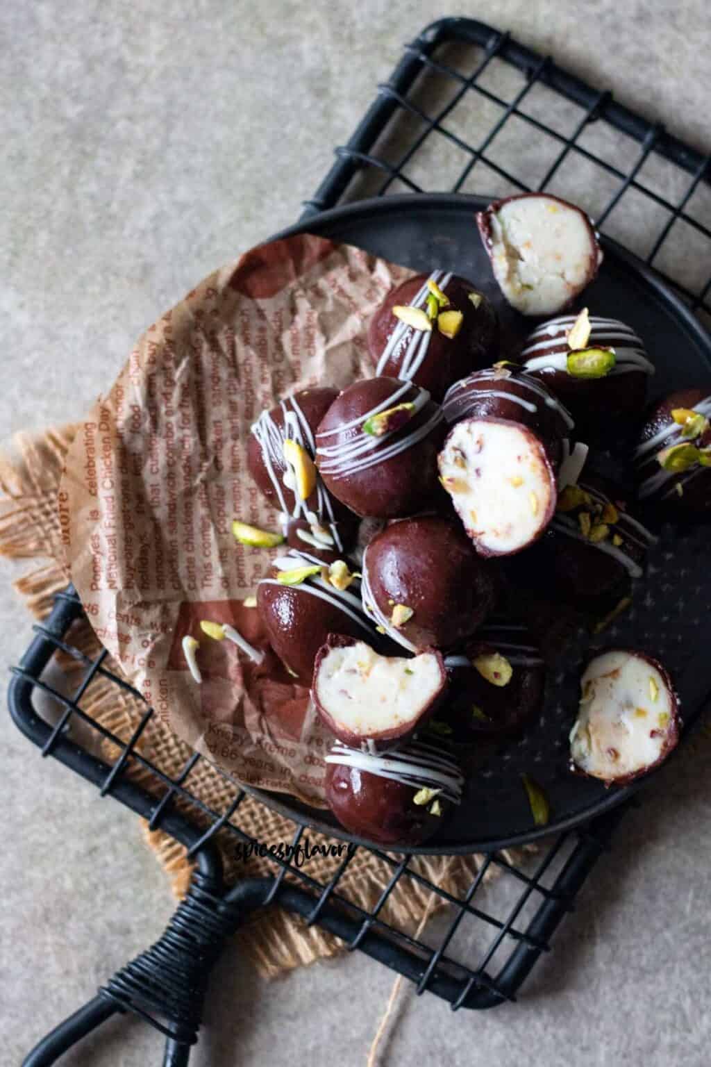 Easy 5 ingredient No Bake Cheesecake Truffles recipe - Spices N Flavors