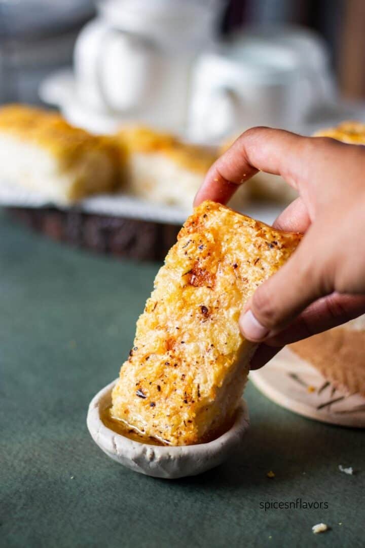 Easy Italian Cheese Bread recipe - Video included - Spices N Flavors