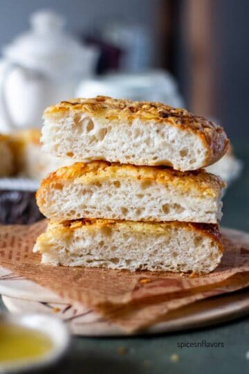 Easy Italian Cheese Bread recipe - Video included - Spices N Flavors