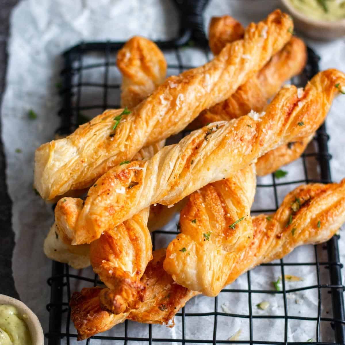 Super Easy Cheesy Garlic Puff Pastry Twists recipe - Spices N Flavors