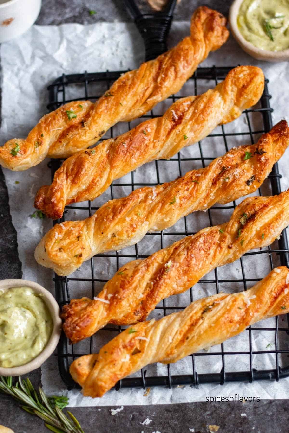 Super Easy Cheesy Garlic Puff Pastry Twists recipe - Spices N Flavors